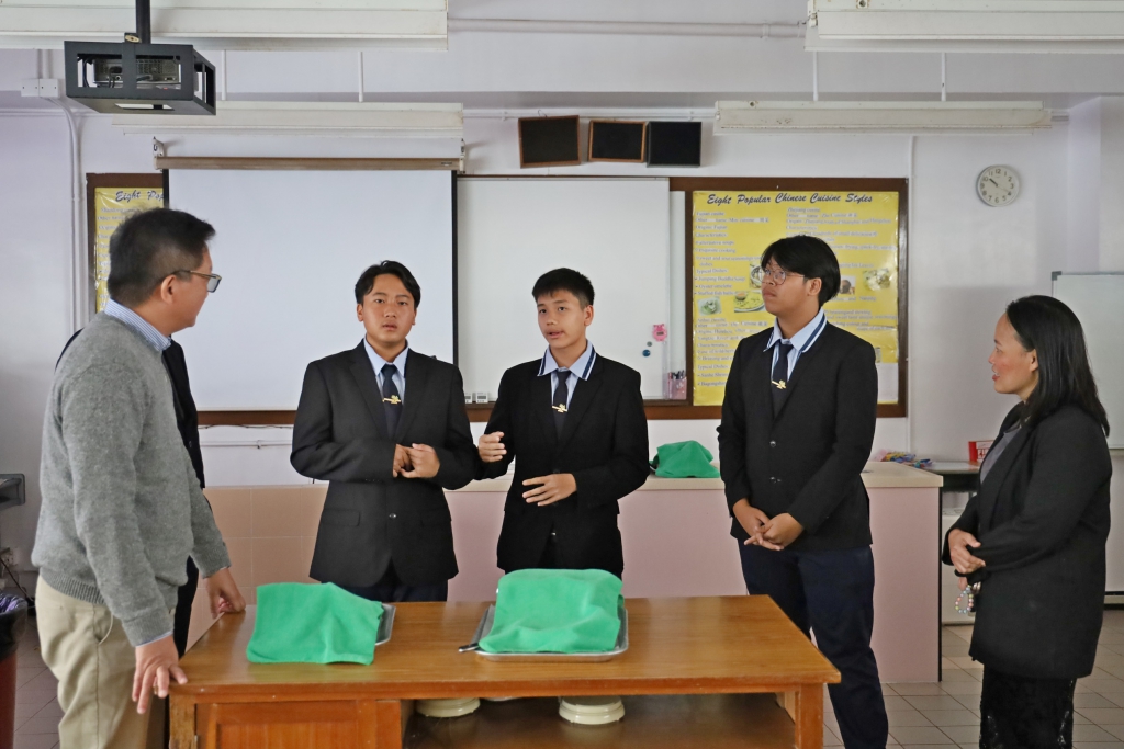 Visit: Principal and members of Sujipuli School, Thailand | 景嶺書院